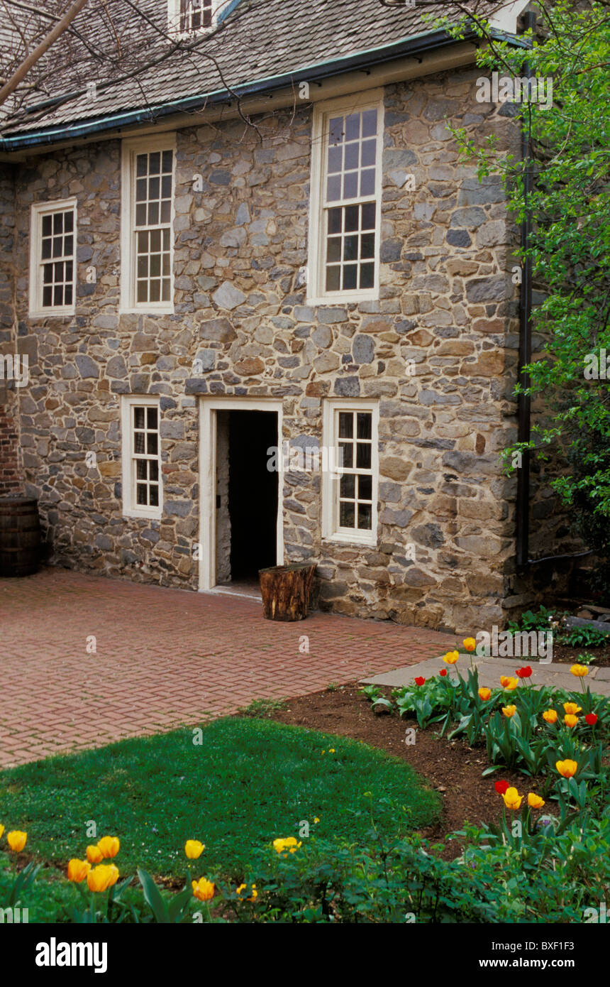 Old stone house washington dc hi-res stock photography and images - Alamy