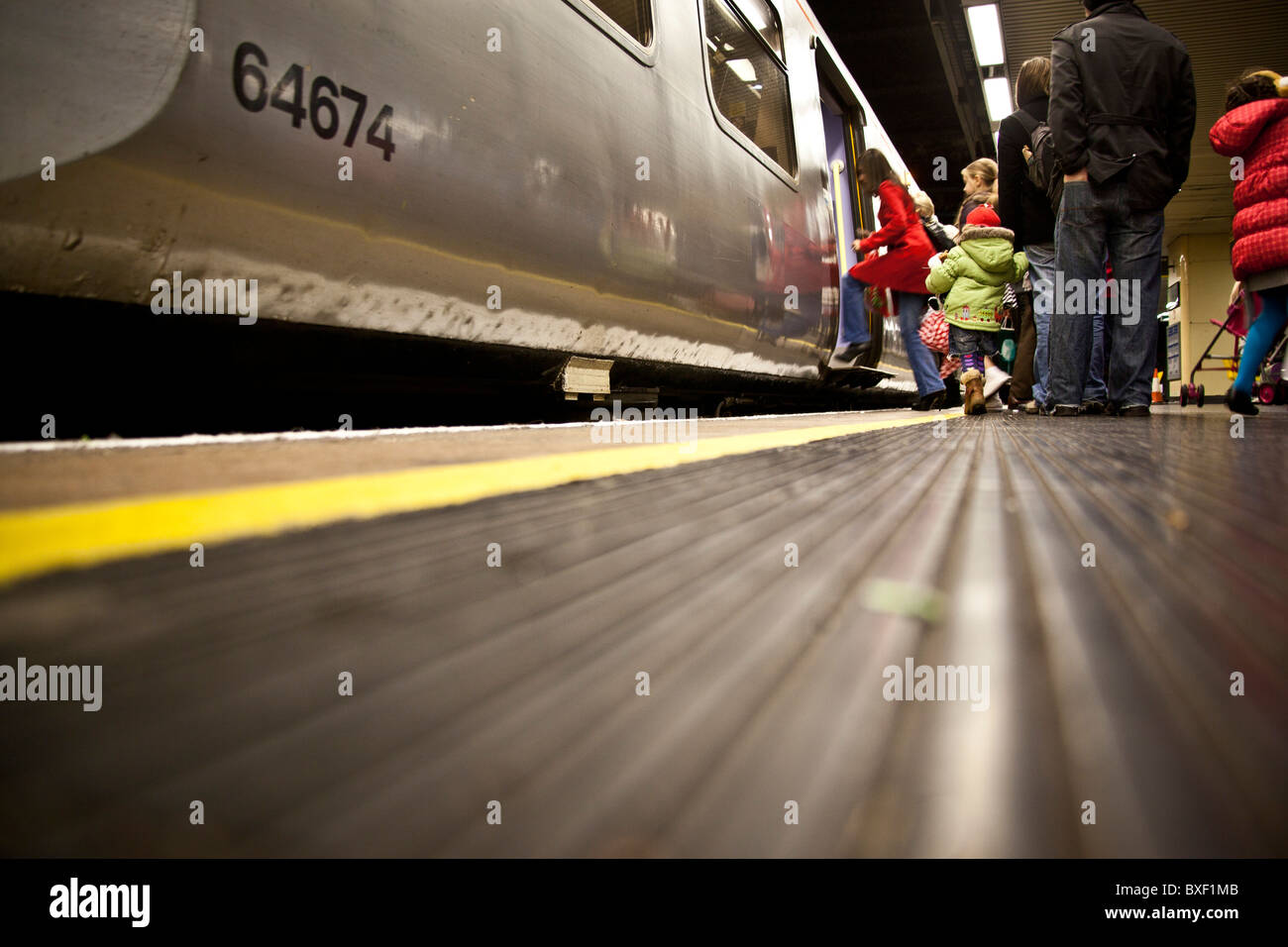 passengers boarding a train Stock Photo - Alamy