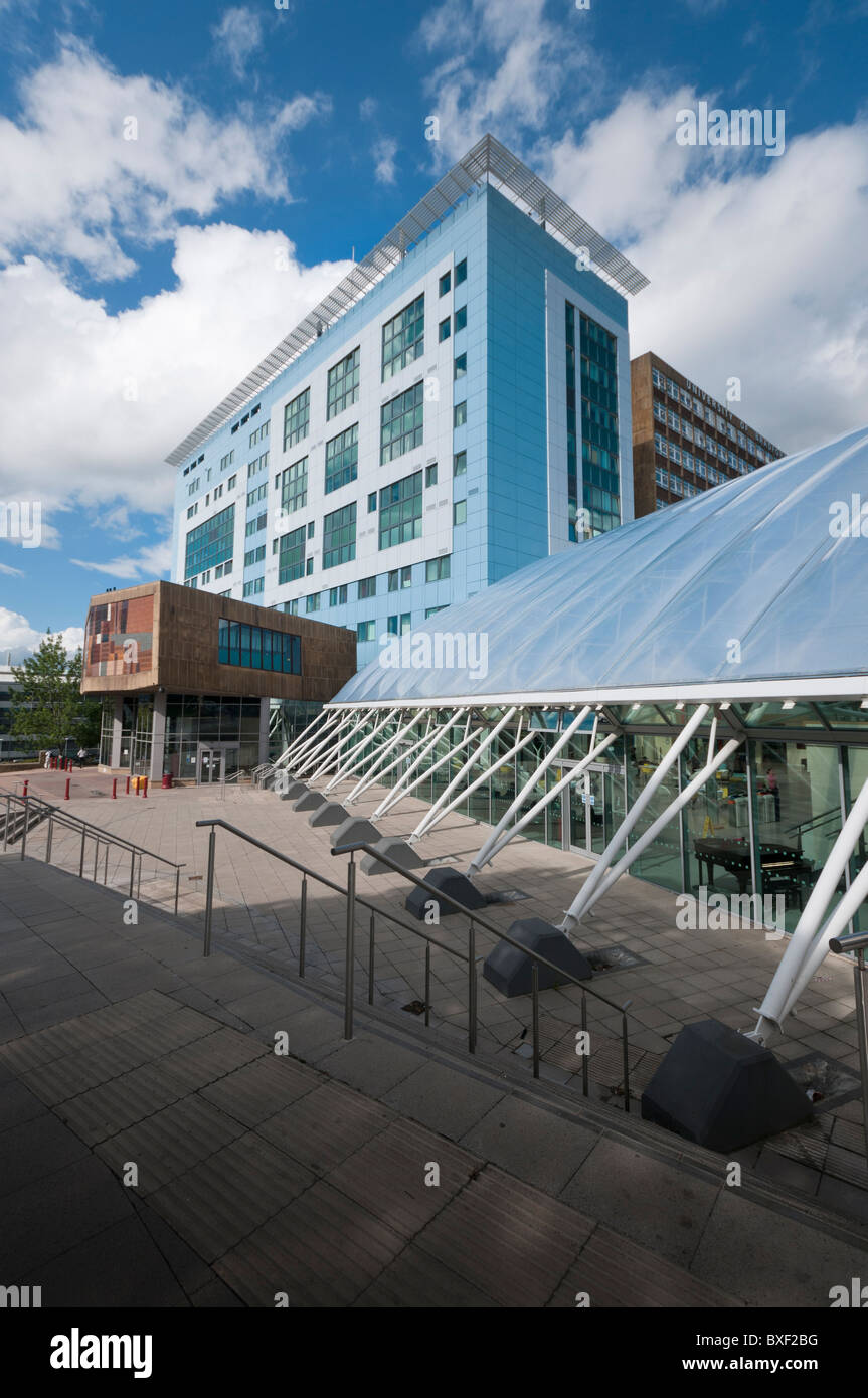 The Richmond Building and Atrium at Bradford University Stock Photo - Alamy