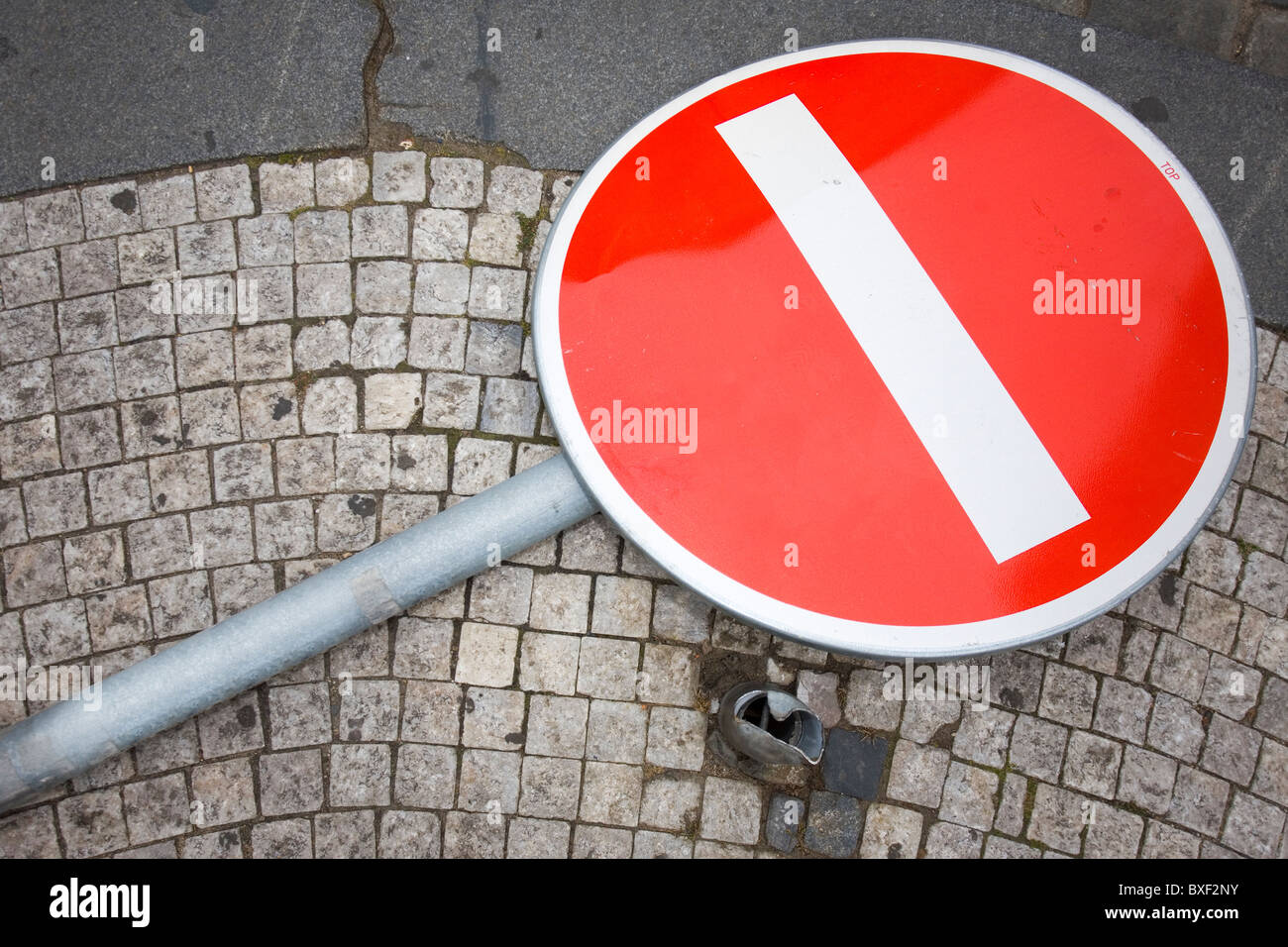 Stop sign on street hi-res stock photography and images - Alamy