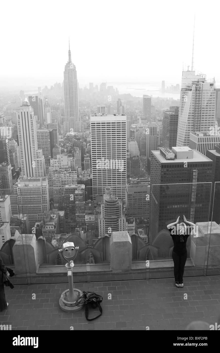 Overlooking the terrace of the visit Rockefeller Center and lower ...
