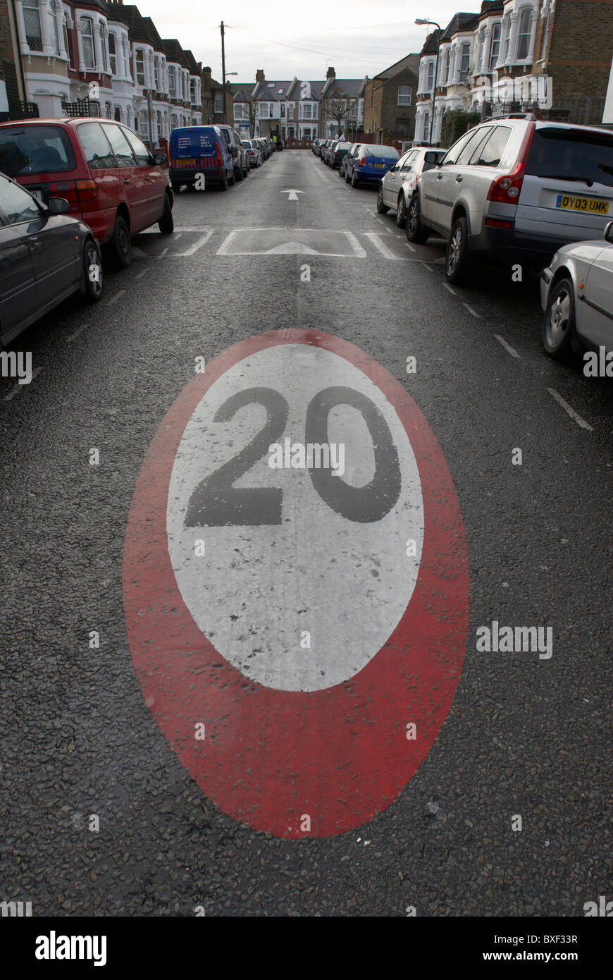 20mph speed limit area hi-res stock photography and images - Alamy