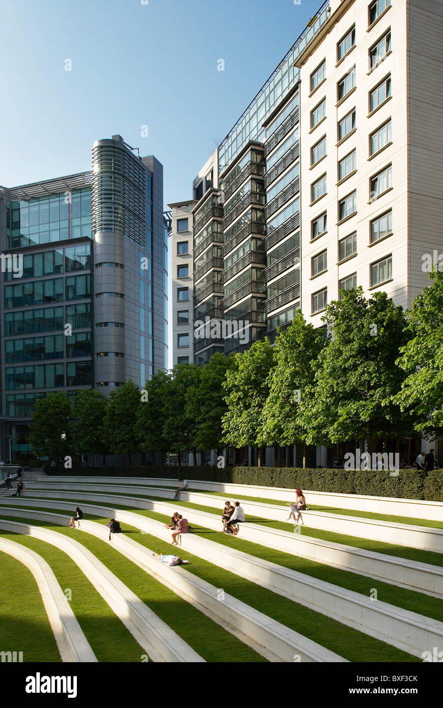 The terraced amphitheatre at 'Paddington Central' a mixed office and ...