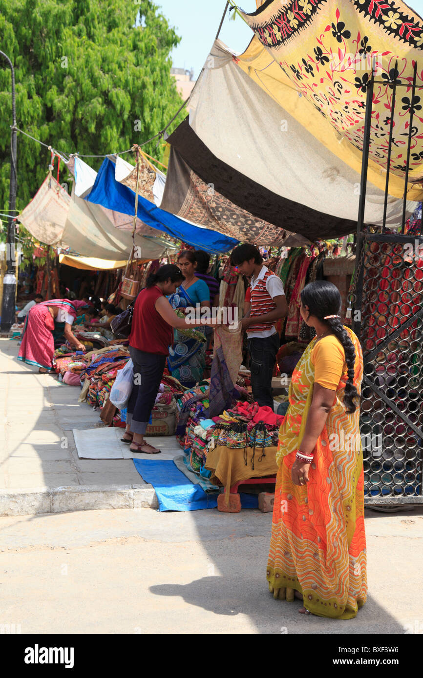 Janpath shopping hi-res stock photography and images - Alamy