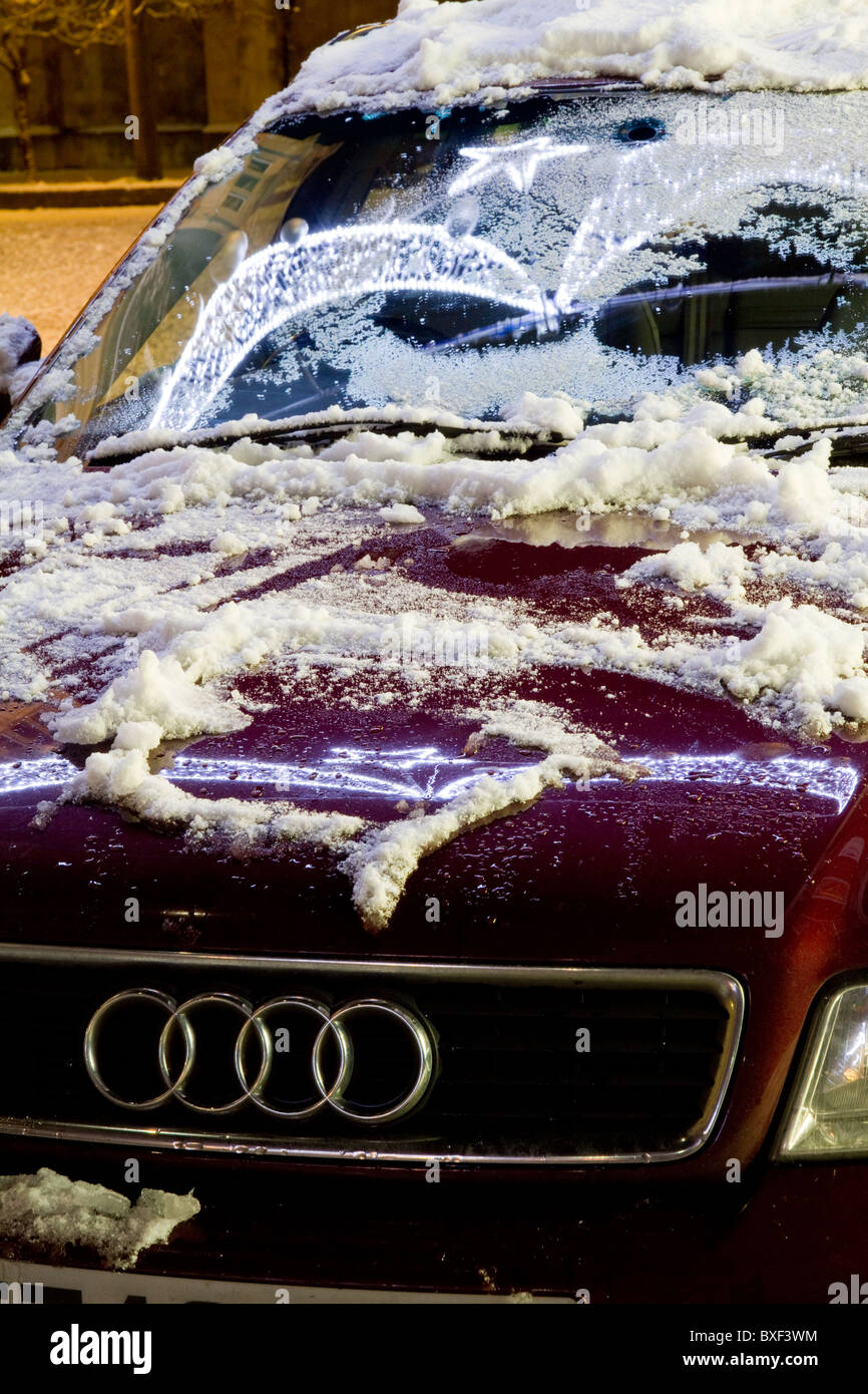 Car bonnet snow covered hi-res stock photography and images - Alamy