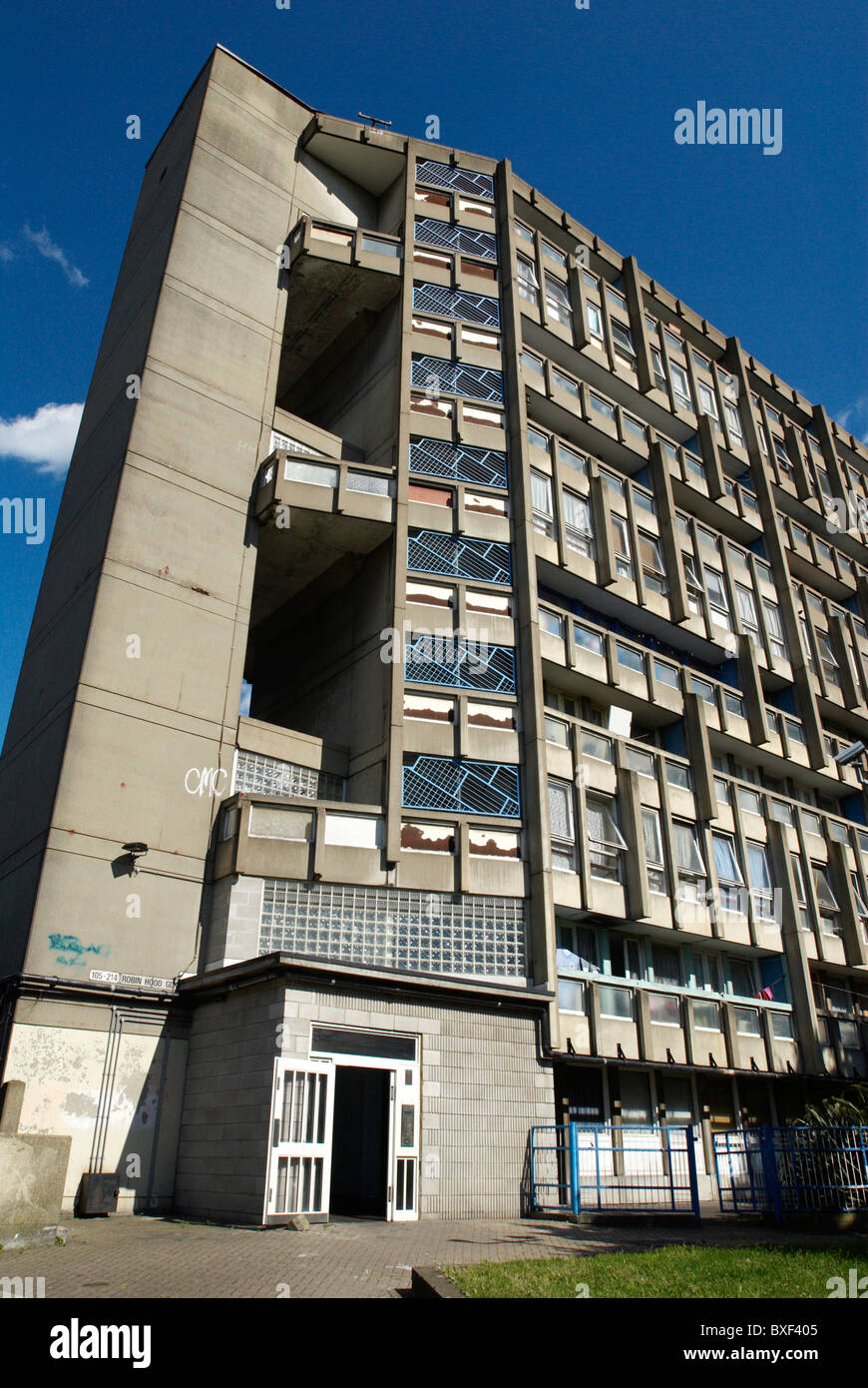 Robin Hood Gardens Poplar London UK 2008 Stock Photo - Alamy
