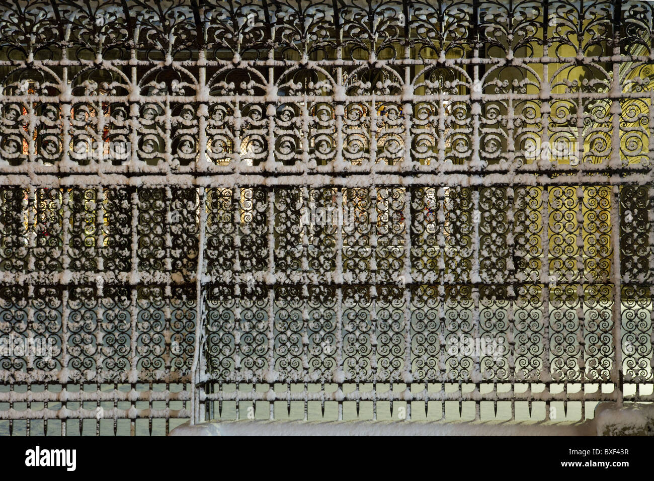 Wrought iron railing railings hi-res stock photography and images - Alamy