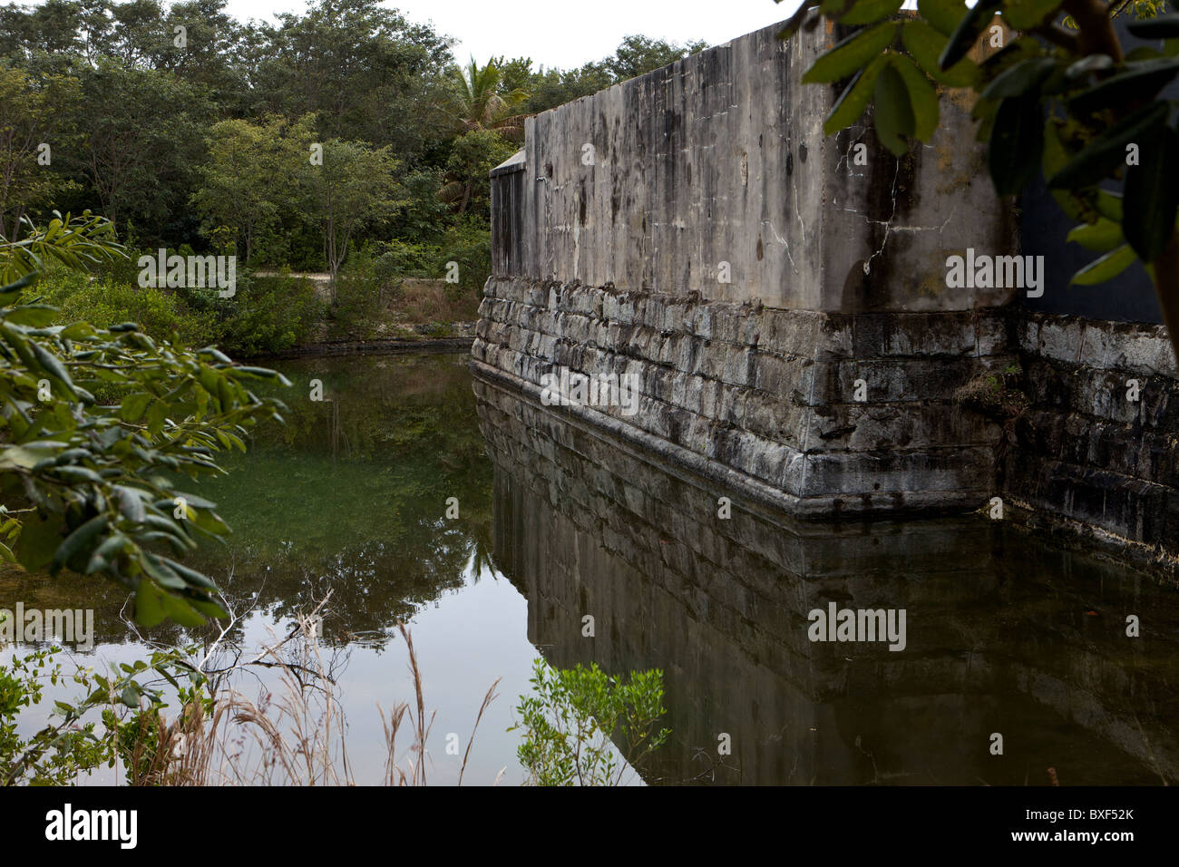Fort taylor moat hi-res stock photography and images - Alamy
