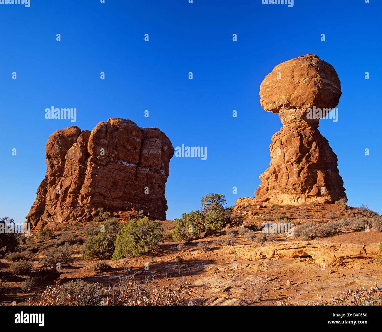 Balanced Rock in early morning sun, Arches National Park, Utah, USA ...