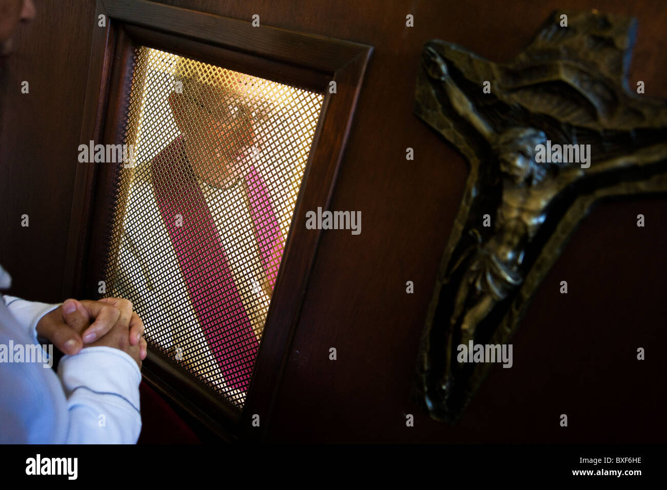 Confessional screen hi-res stock photography and images - Alamy