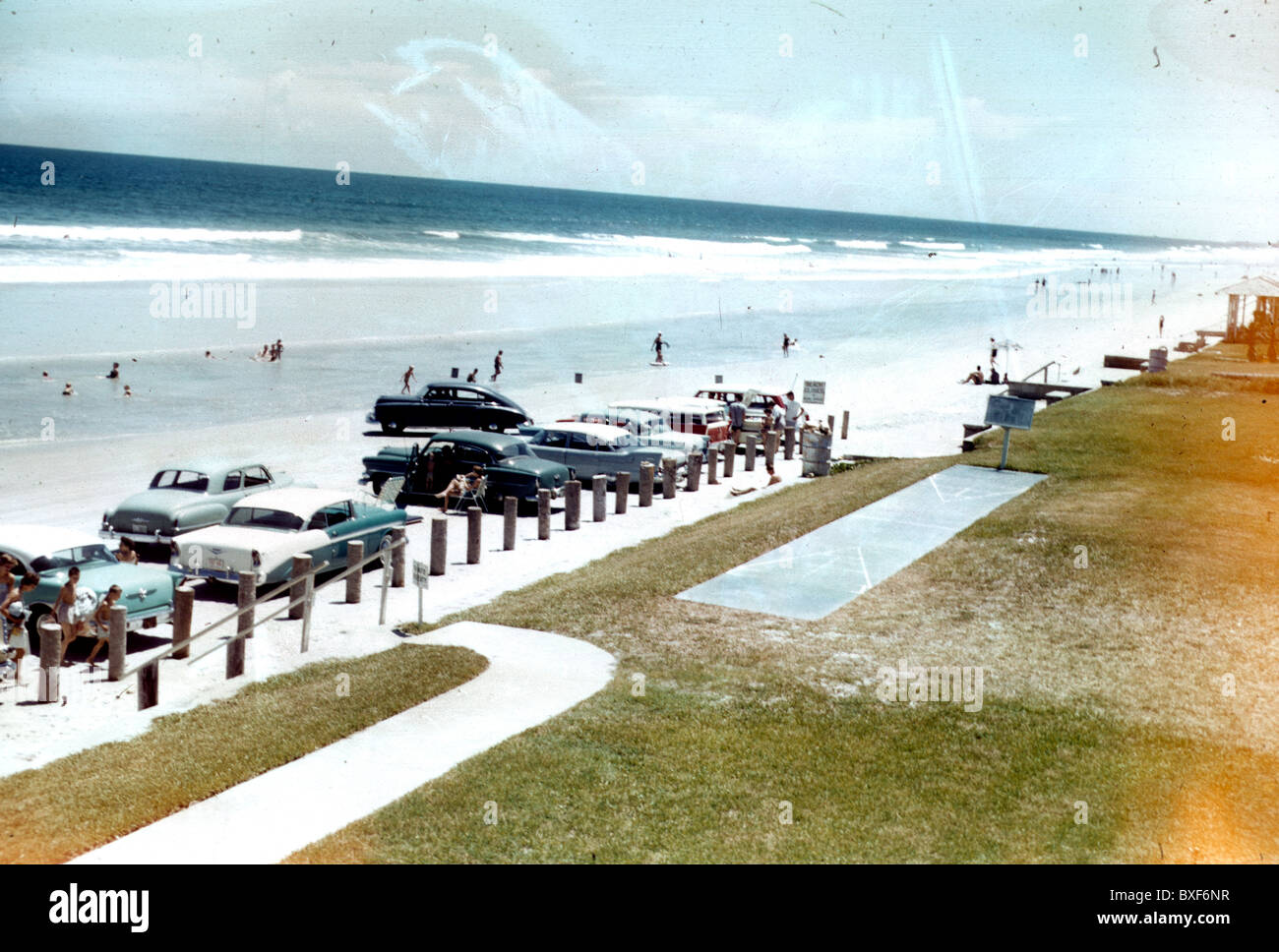 Beach 1950s hi-res stock photography and images - Alamy