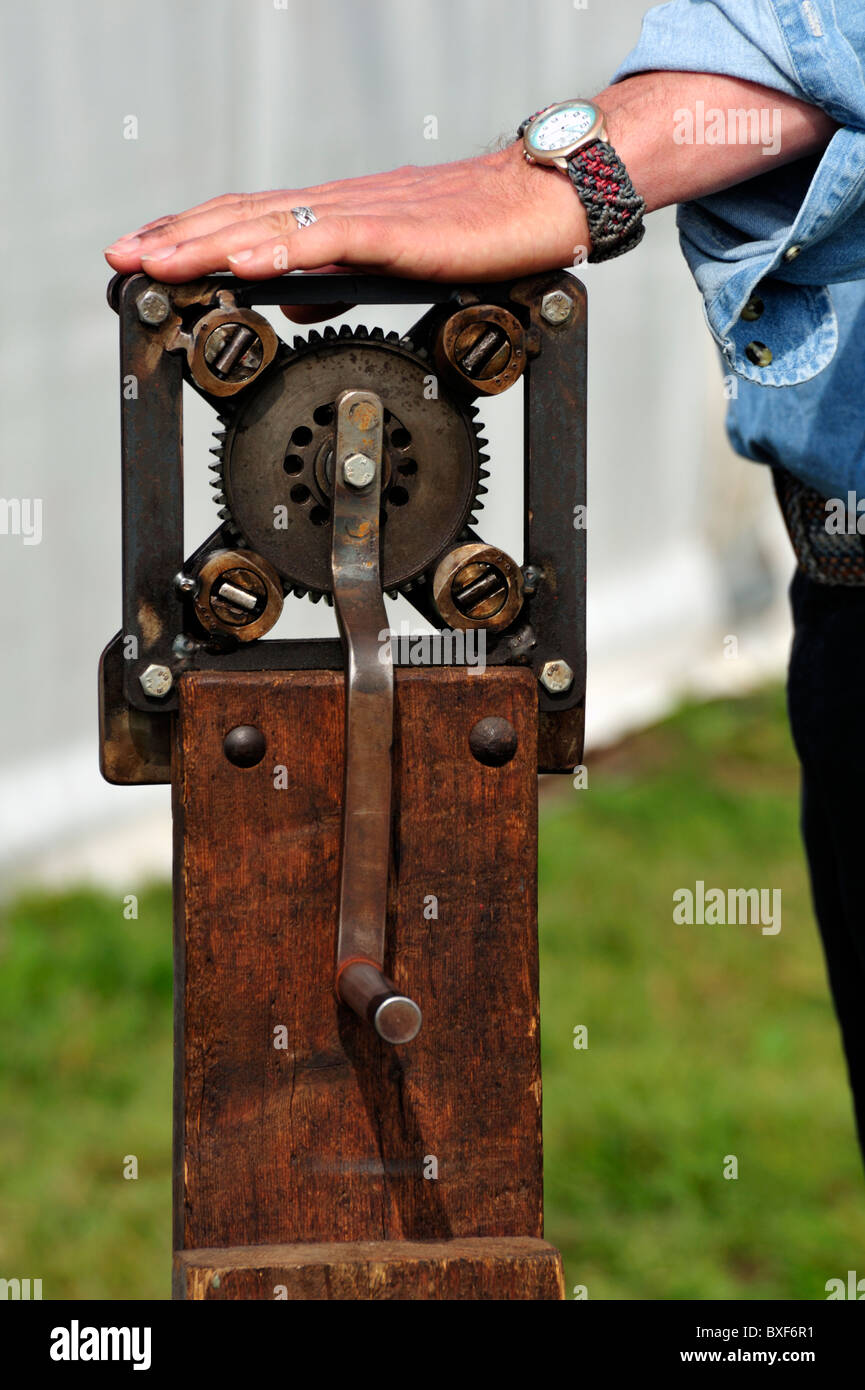 Rope making machine machine hi-res stock photography and images - Alamy