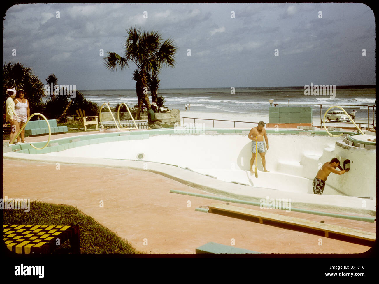 1950s swimming pool hi-res stock photography and images - Alamy