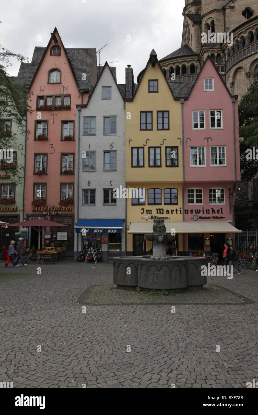 Square fischmarkt hi-res stock photography and images - Alamy