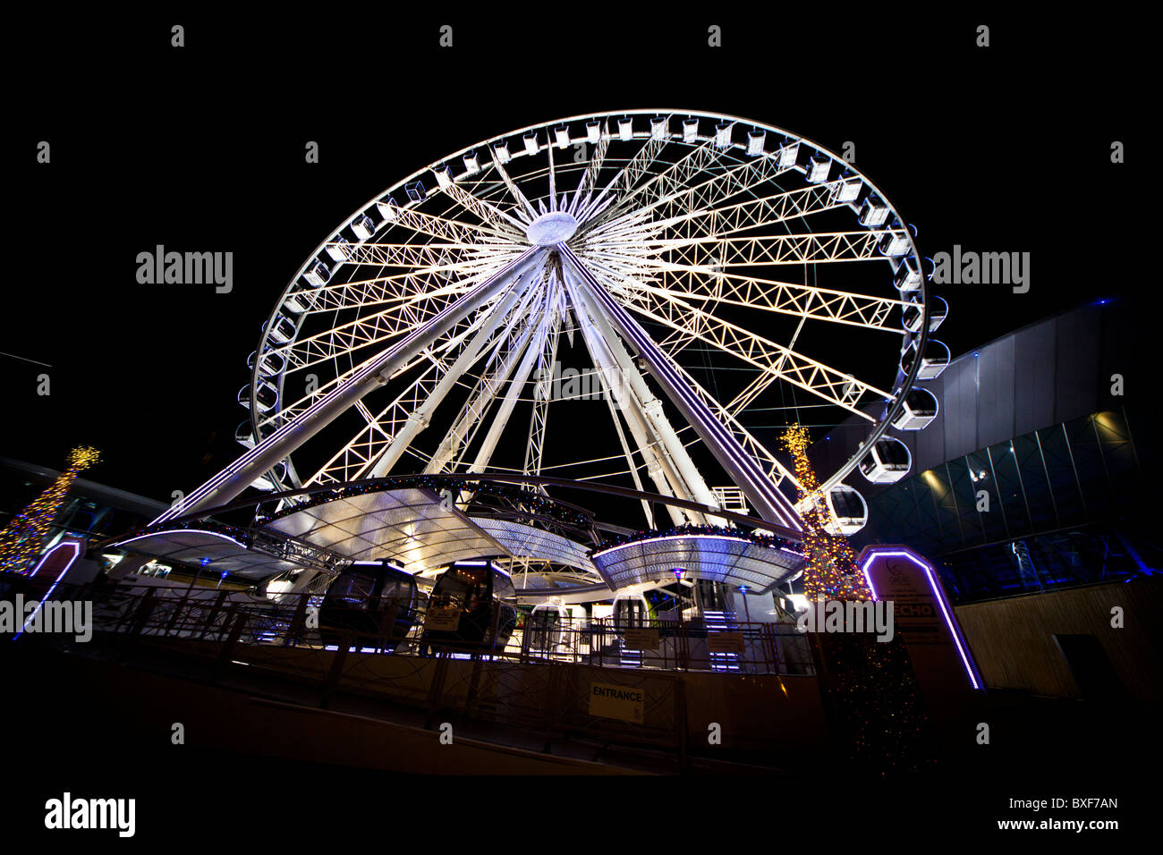 Liverpool eye hi-res stock photography and images - Alamy