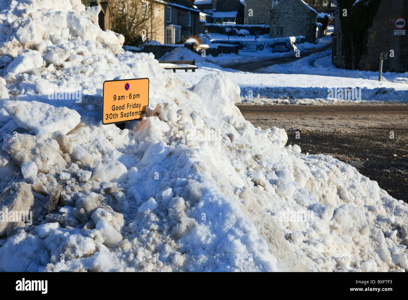 Restricted parking hi-res stock photography and images - Alamy
