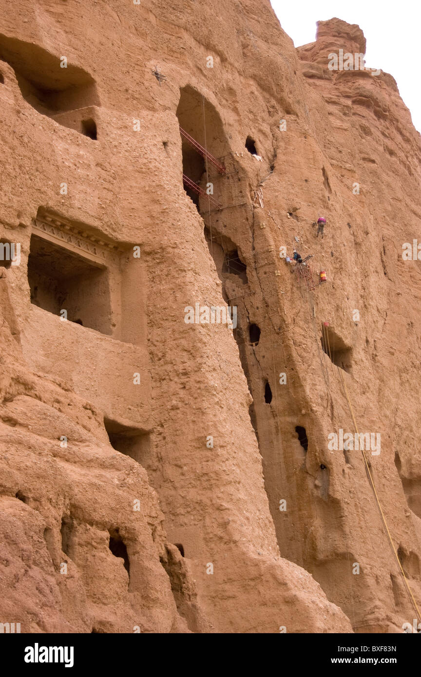 Bamiyan afghanistan buddha hi-res stock photography and images - Alamy