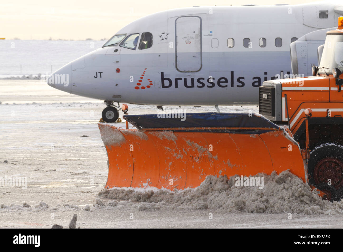 Airport Snow Removal High Resolution Stock Photography and Images - Alamy