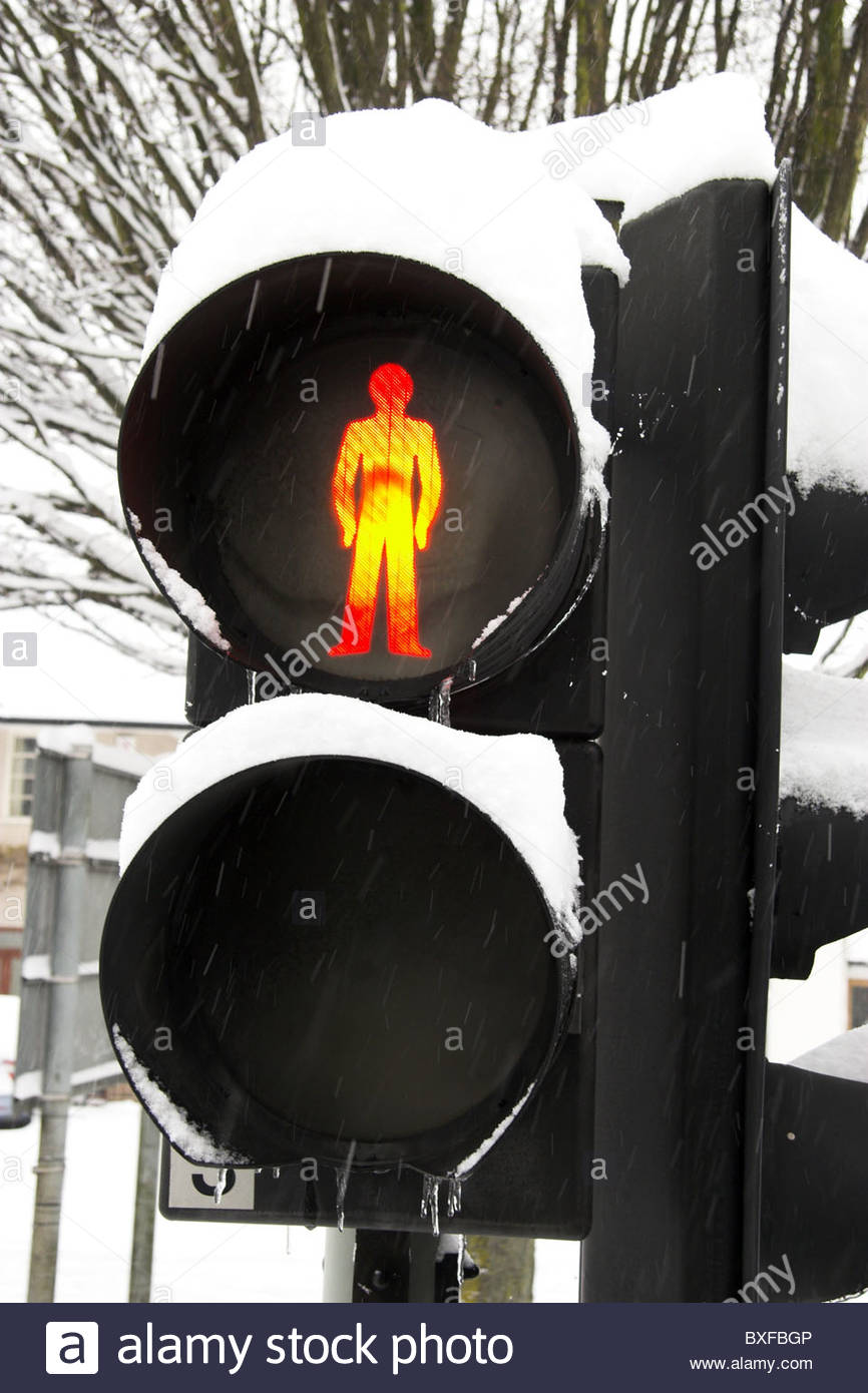 Red Traffic Lights Uk High Resolution Stock Photography and Images - Alamy