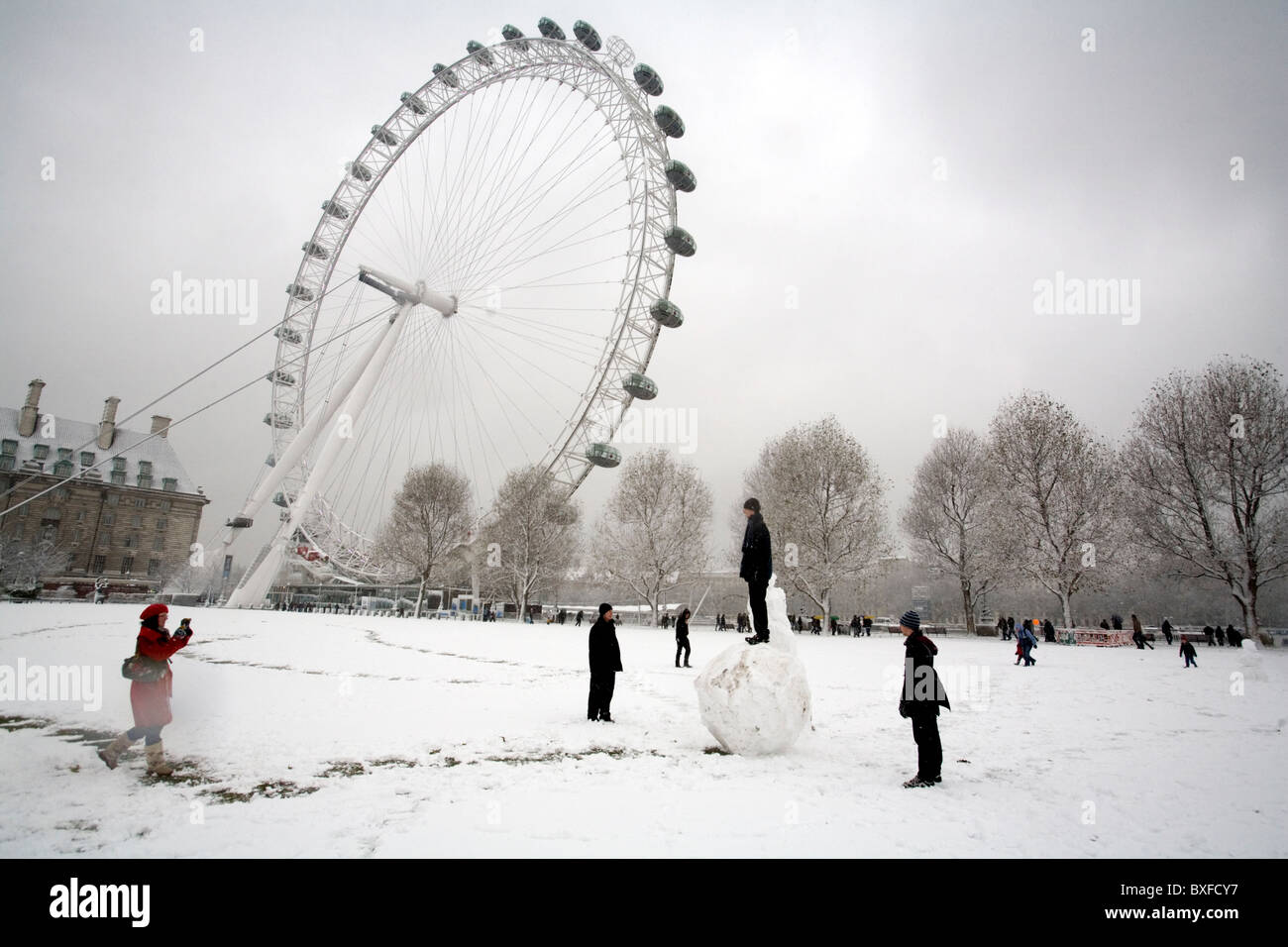 Jubilee park and london eye hi-res stock photography and images - Alamy