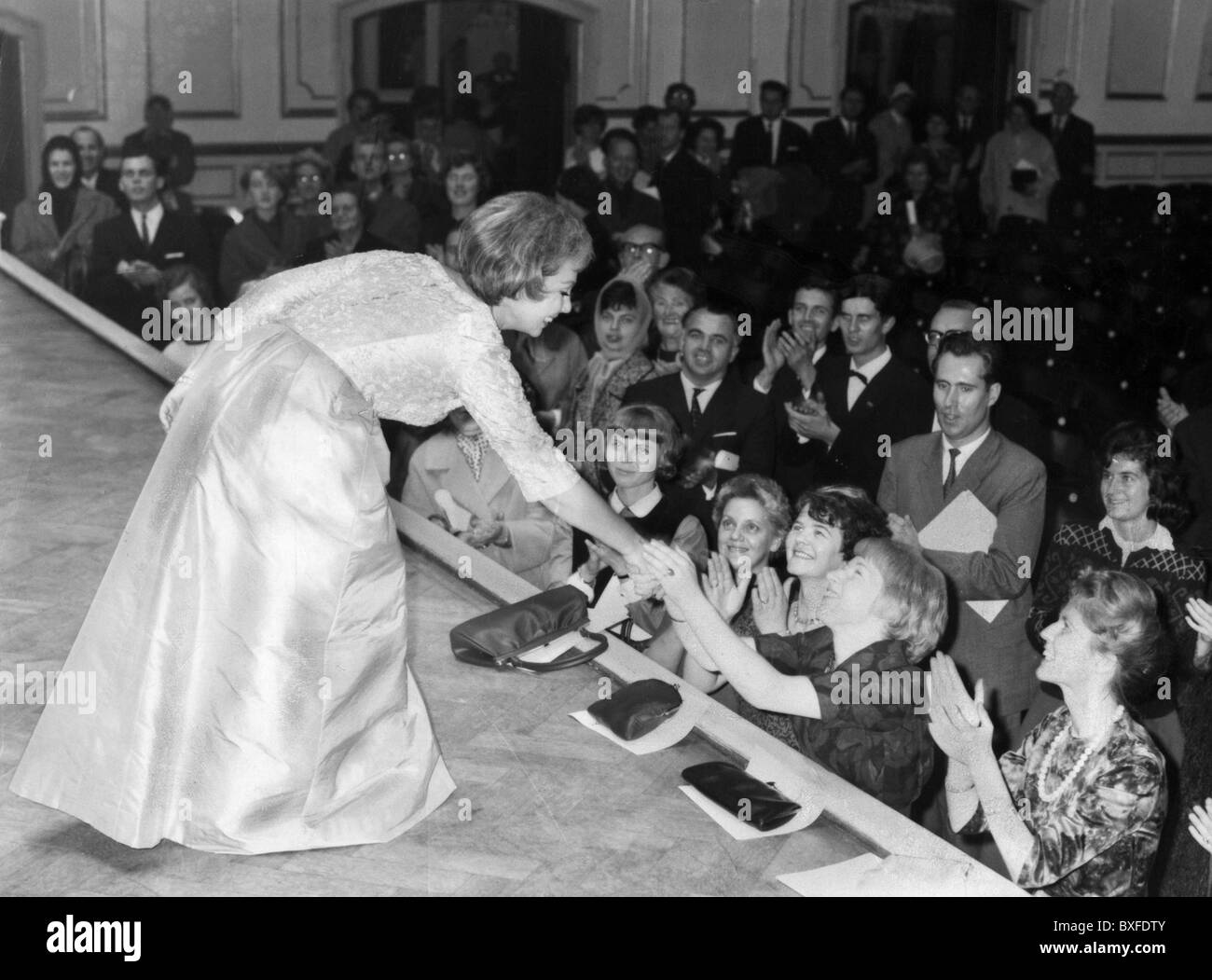 Rothenberger, Anneliese, 19.6.1926 - 24.5.2010, German opera singer ...