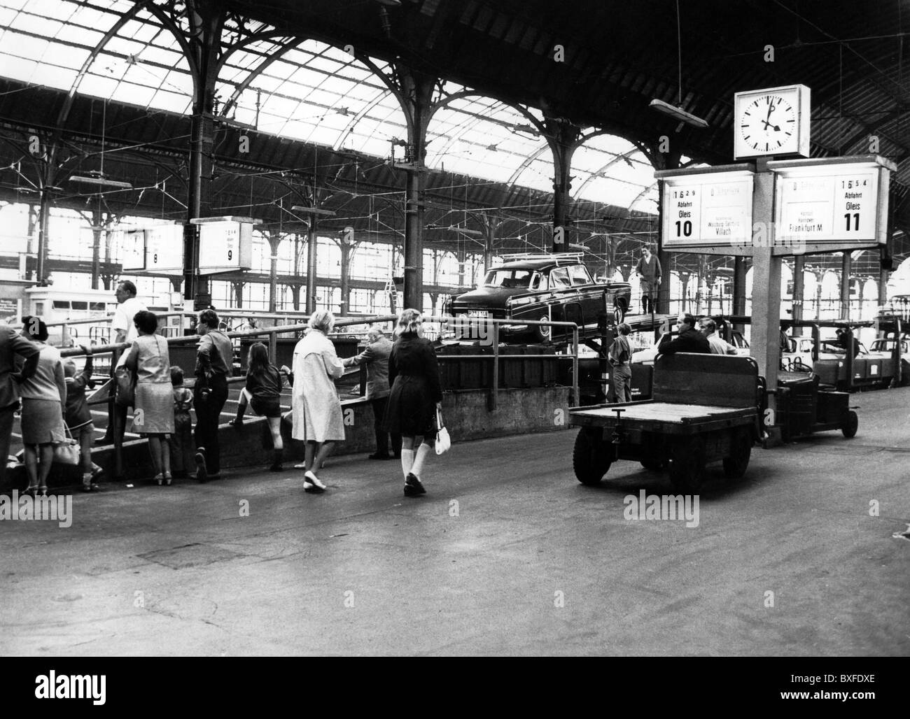 Motorail train Black and White Stock Photos & Images - Alamy