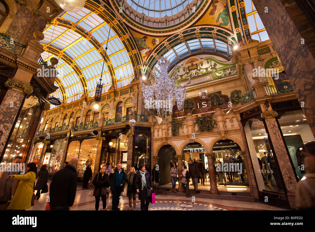Leeds arcade hi-res stock photography and images - Alamy