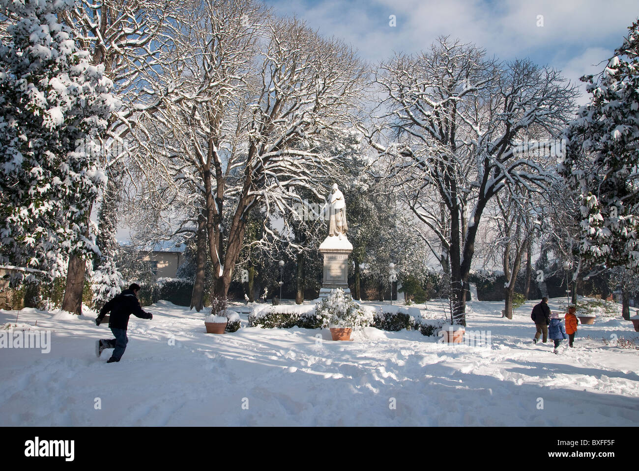 Tuscan town of Sansepolcro in December snow Stock Photo - Alamy