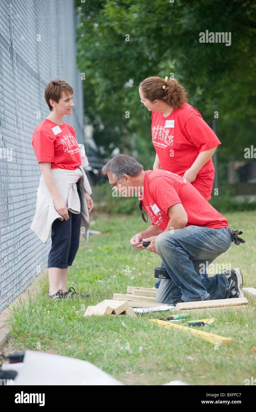 School Volunteer Construction High Resolution Stock Photography and ...
