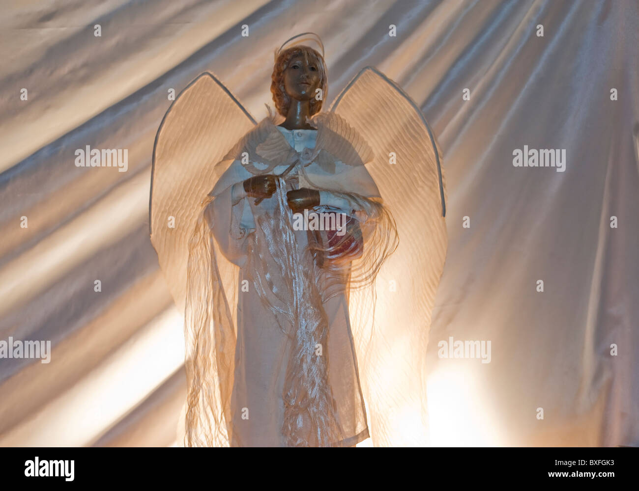 Angel nativity scene hi-res stock photography and images - Alamy