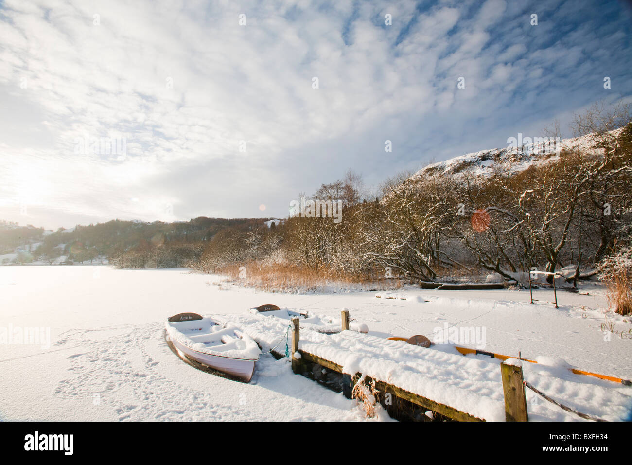 Ice locked boats hi-res stock photography and images - Alamy