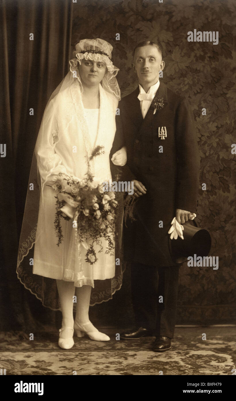 people, wedding, bride and groom, Greiz, Vogtland, Germany, circa 1918 ...