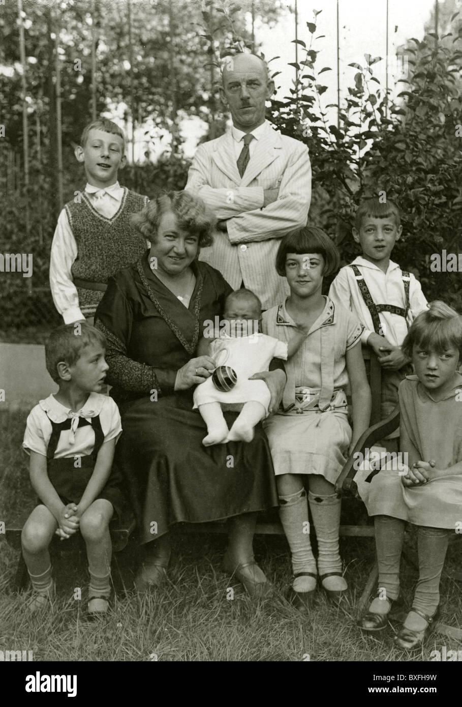 people, families, family with many children, group picture, Germany ...