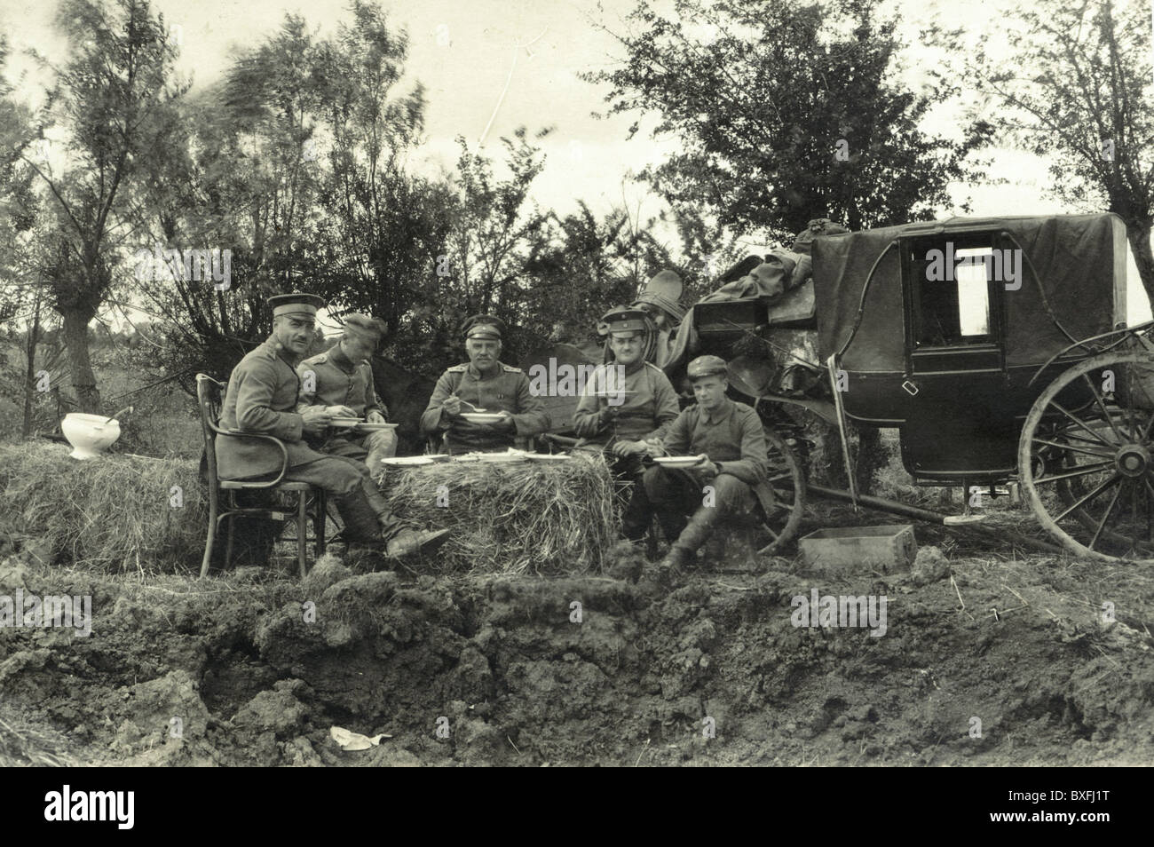 World war german soldiers lunch hi-res stock photography and images - Alamy