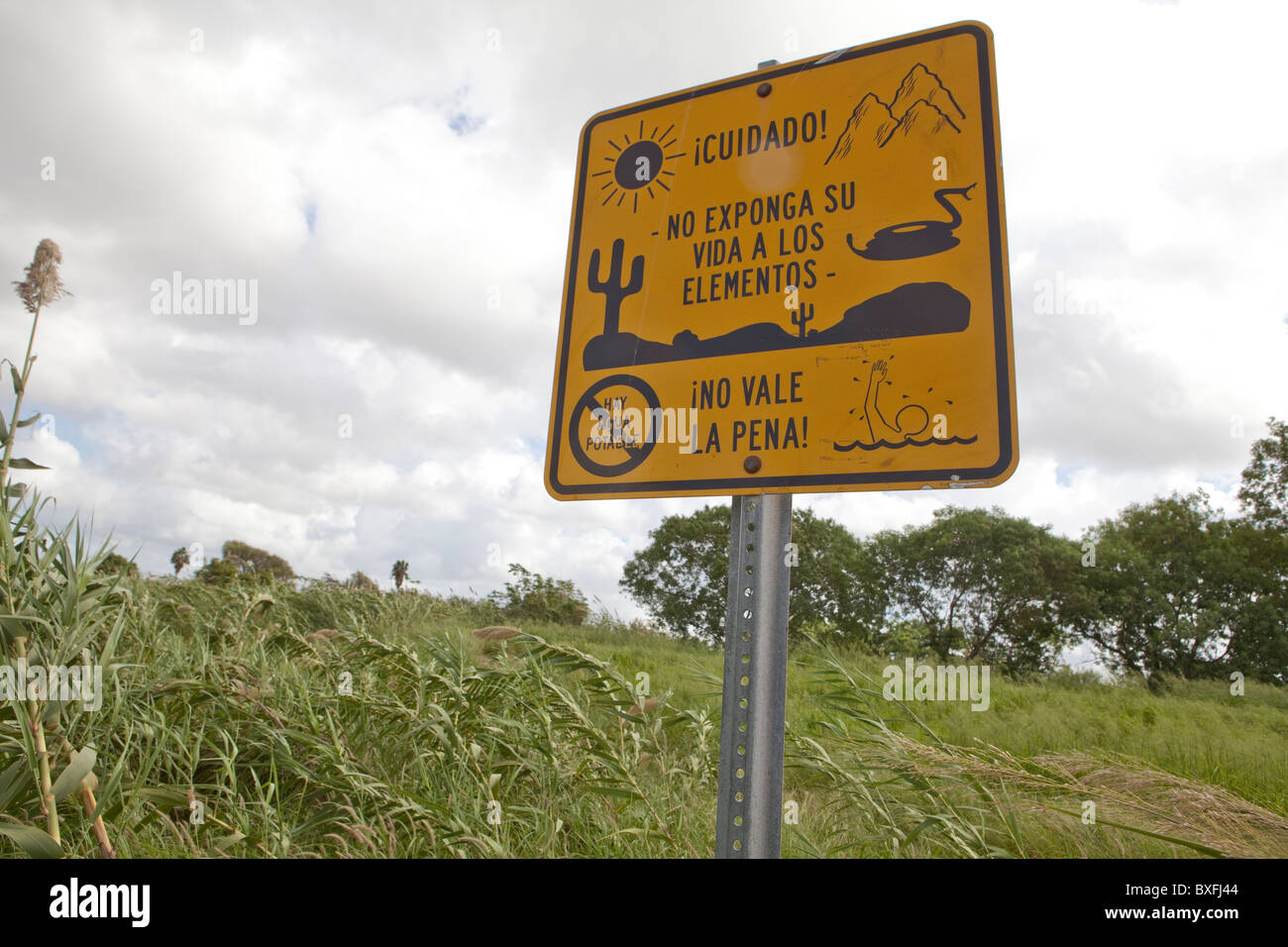 Sign on levee next rio hi-res stock photography and images - Alamy