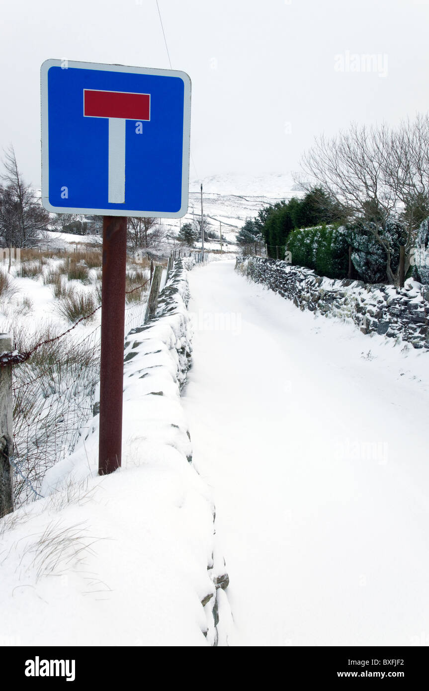 T junction sign hi-res stock photography and images - Alamy
