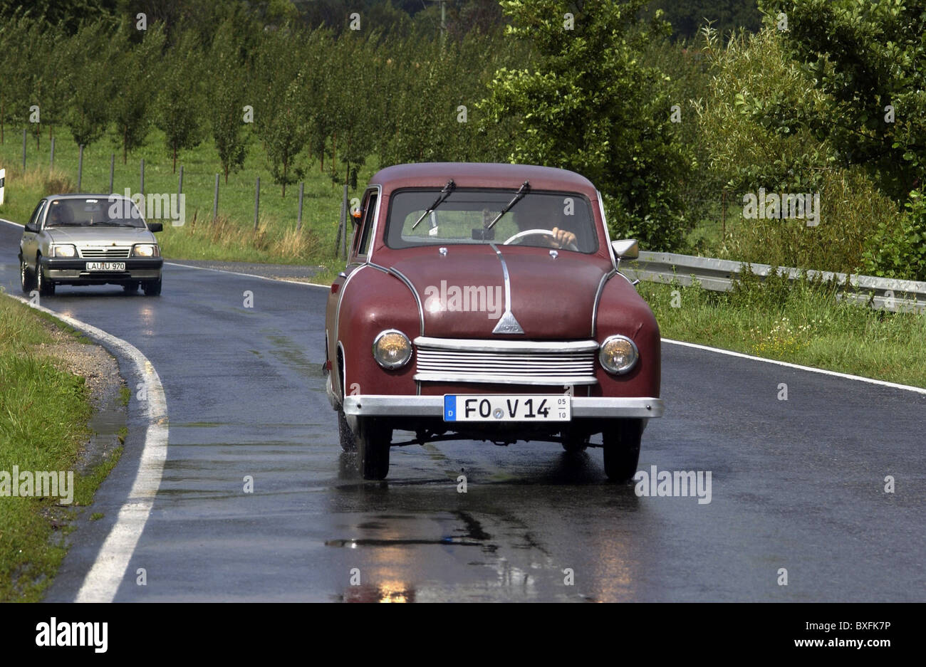 2000s car hi-res stock photography and images - Alamy