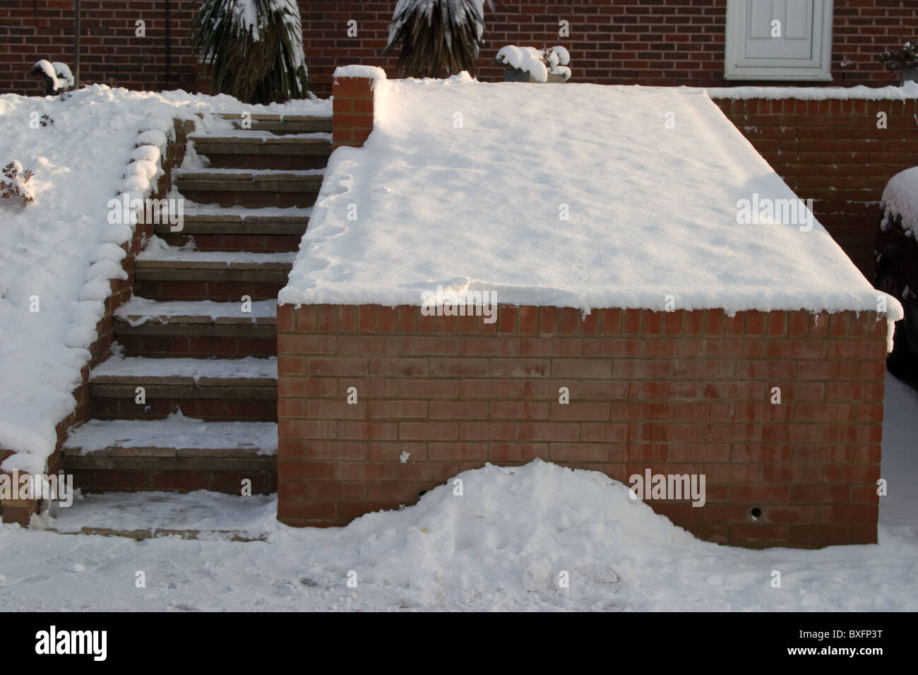 urban snow scene in Strood Kent Stock Photo - Alamy