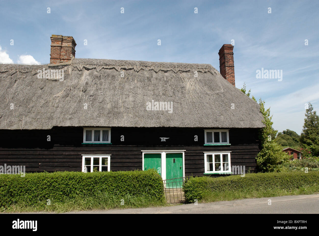 Cottage sky hi-res stock photography and images - Alamy