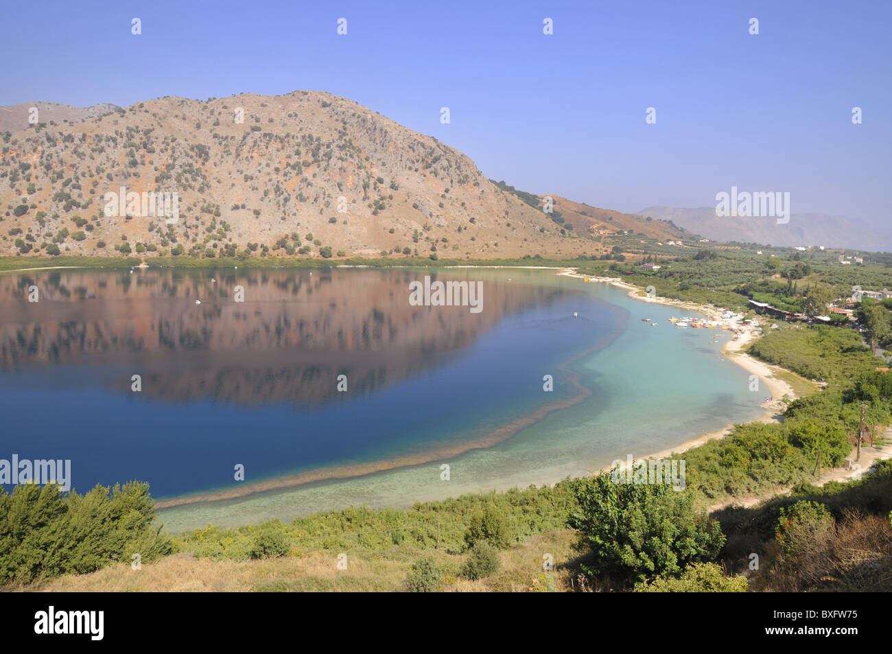 Crete lake Kournas iconic view Stock Photo - Alamy