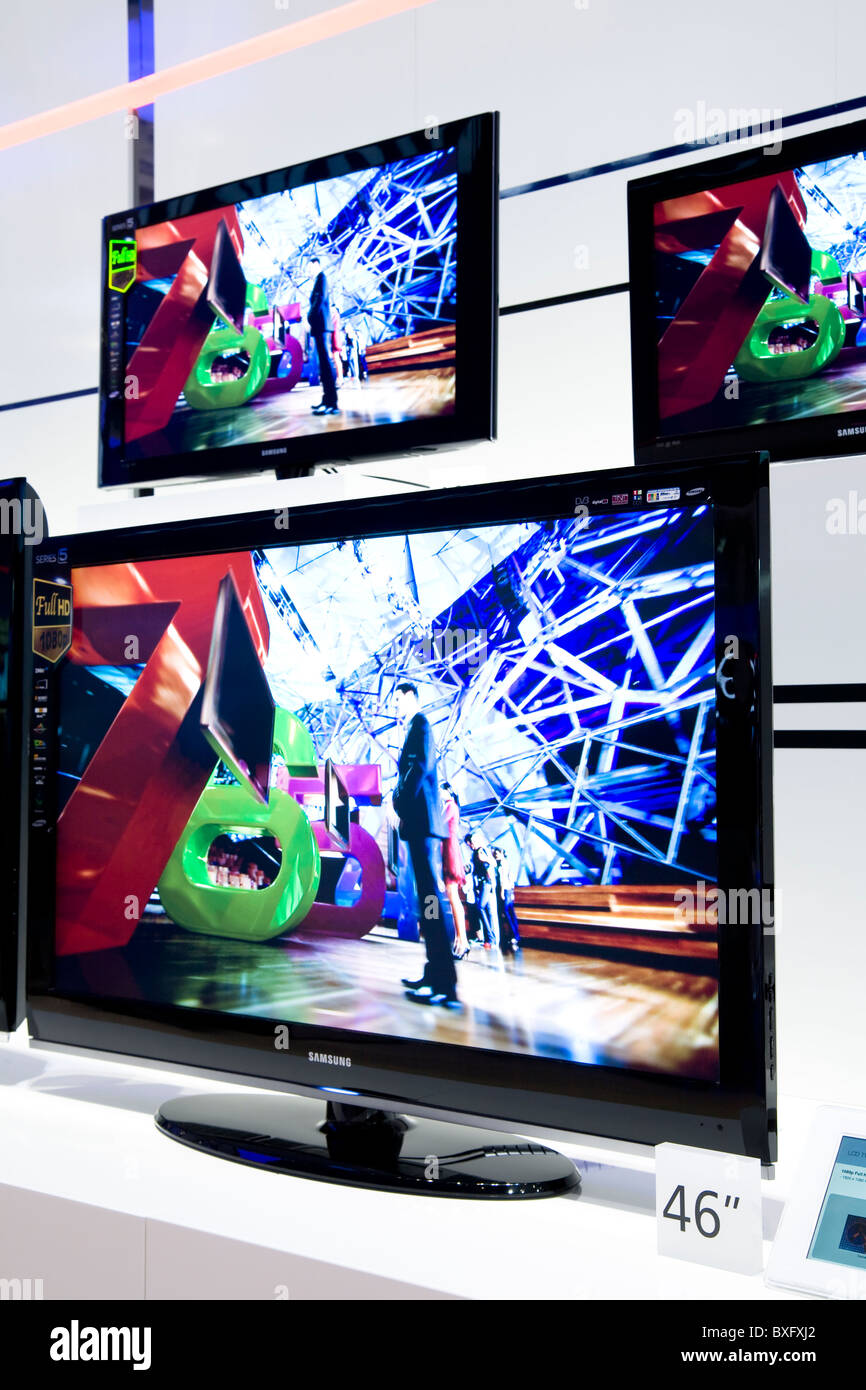 Samsung tv display hi-res stock photography and images - Alamy