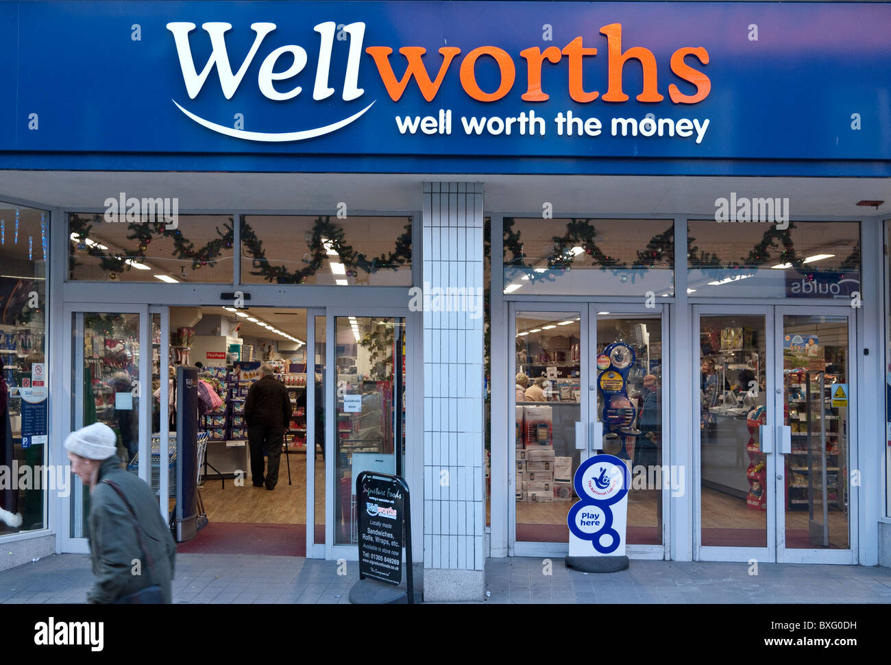 Wellworths shop woolworths dorchester hi-res stock photography and ...