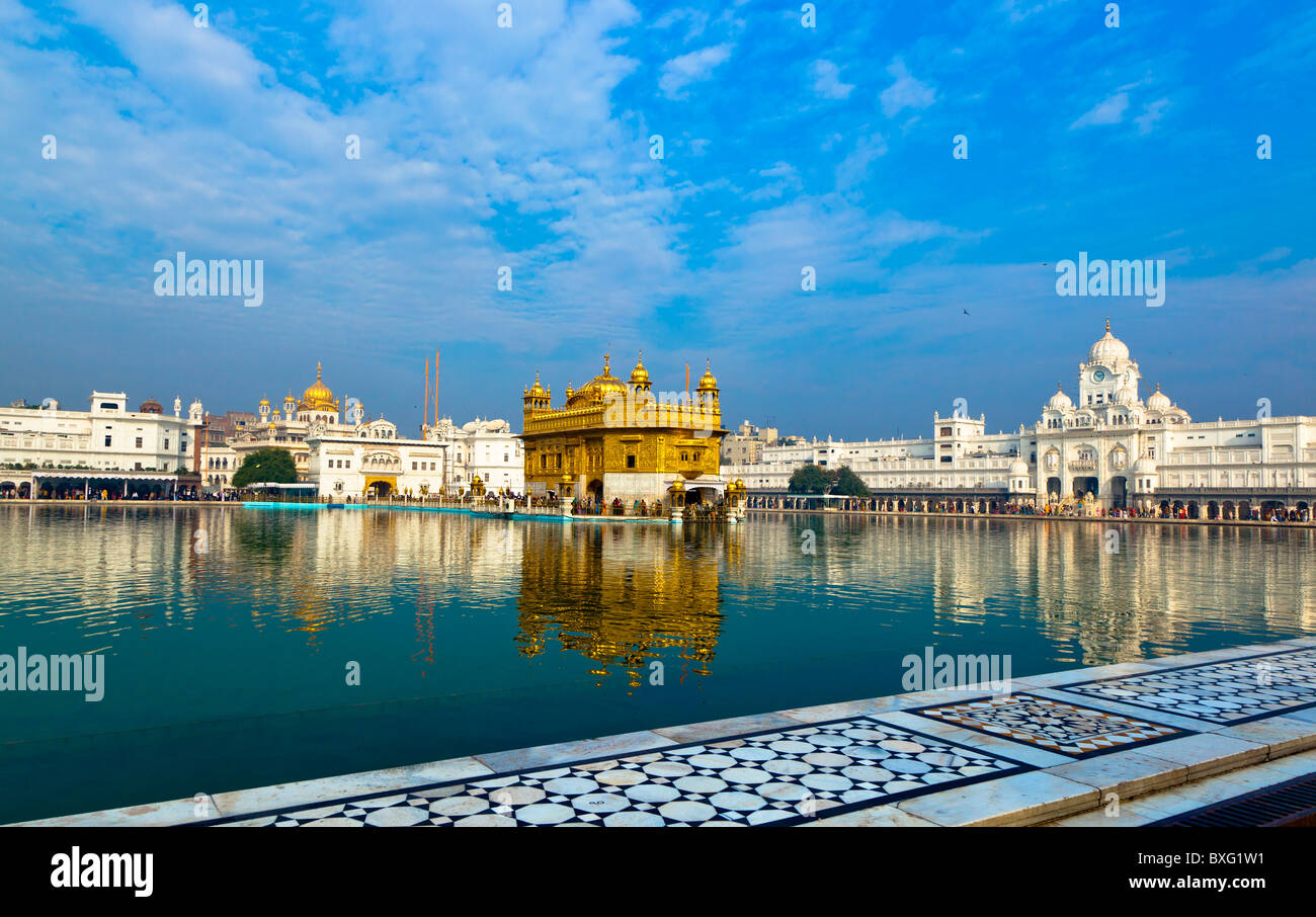 Scenic view golden temple hi-res stock photography and images - Alamy