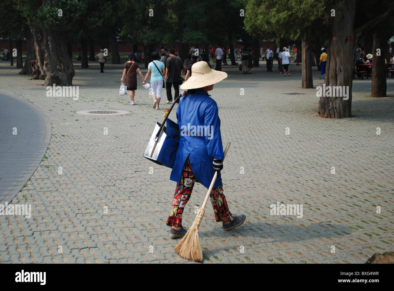 Morning gymnastics activities in hi-res stock photography and images ...