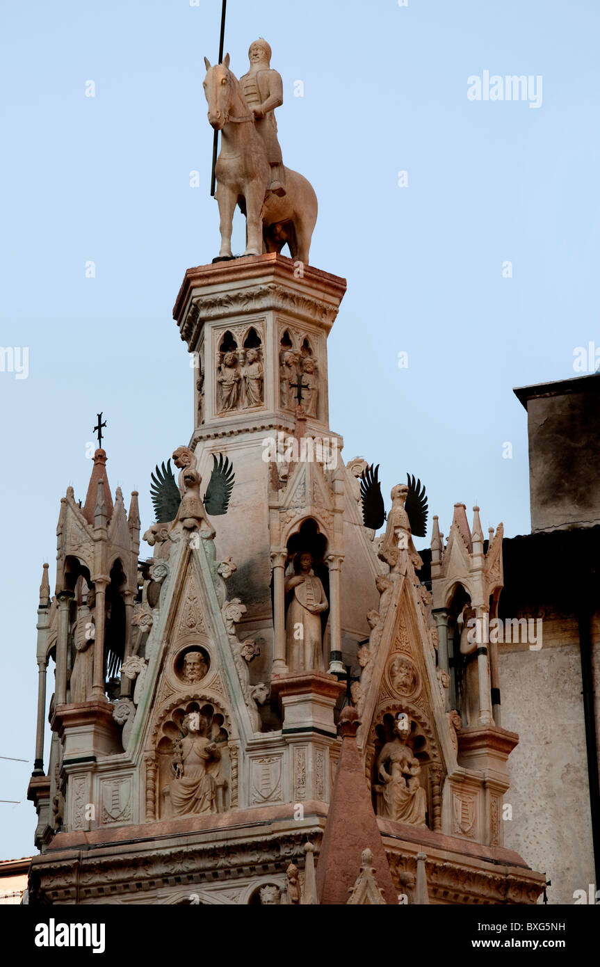 The Equestrian Cangrande Sculpture at entrance to Santa Maria della ...