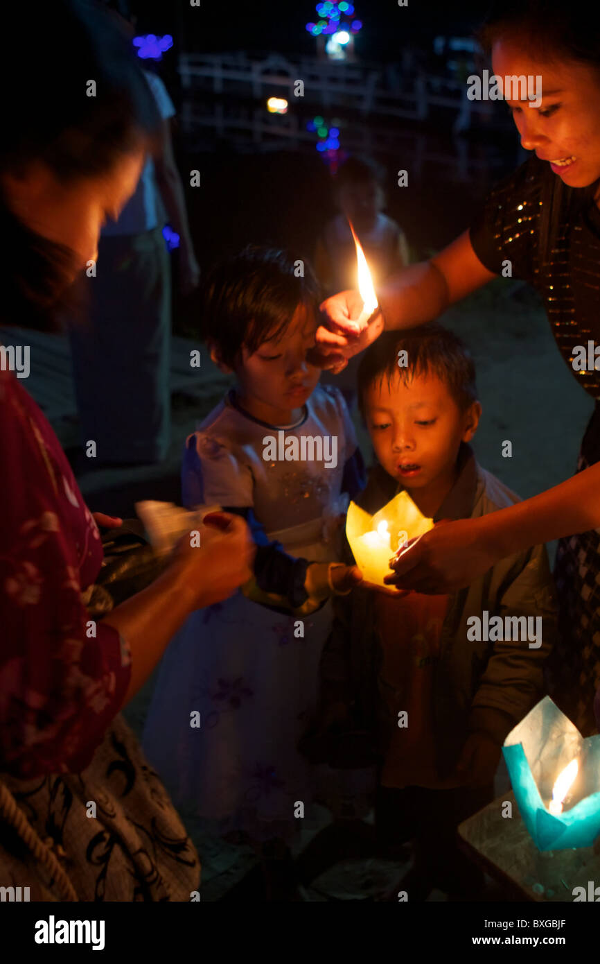 Candle light myanmar light festival hi-res stock photography and images ...