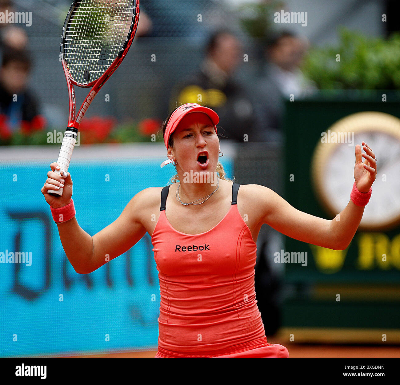 Shahar Peer (ISR) in action against Venus Williams (USA Stock Photo - Alamy