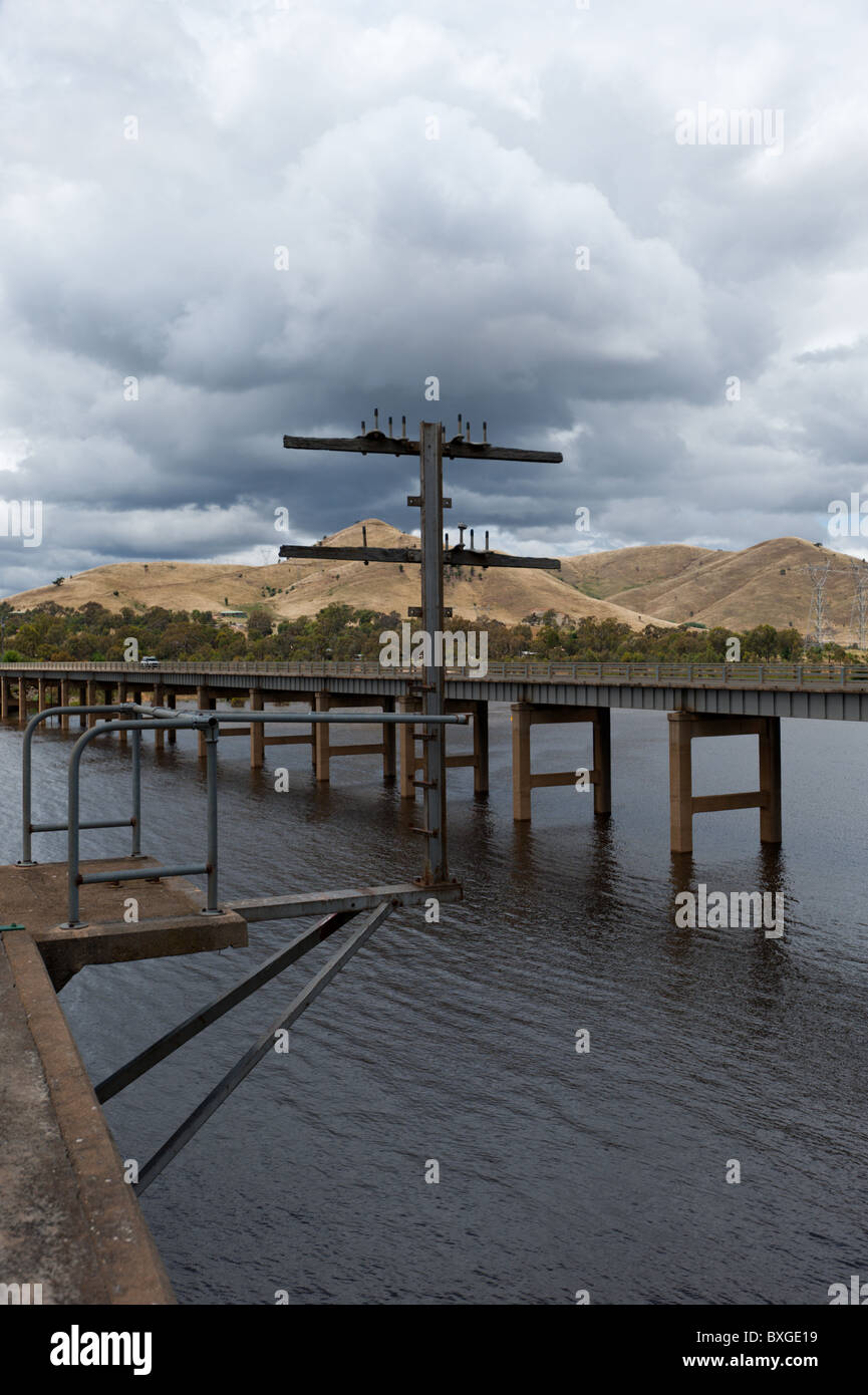 A walk bridge over Bonnie Doon Victoria Australia Stock Photo - Alamy