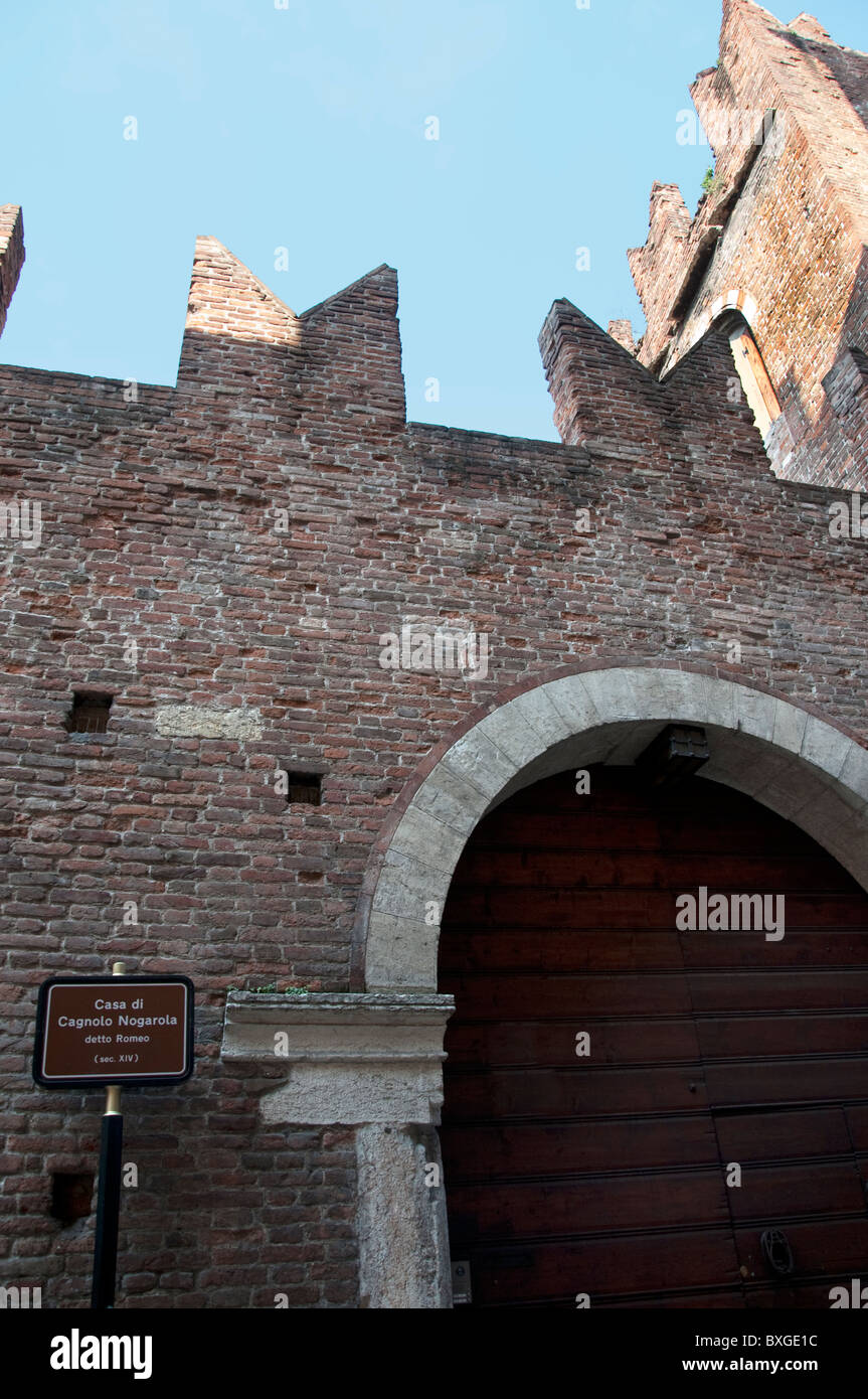 Capulets house hi-res stock photography and images - Alamy