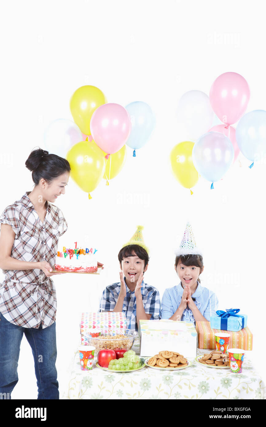 Asian office party hi-res stock photography and images - Alamy